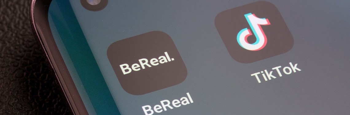 BeReal vs. TikTok. O autentyczności w social mediach - Social Media ...